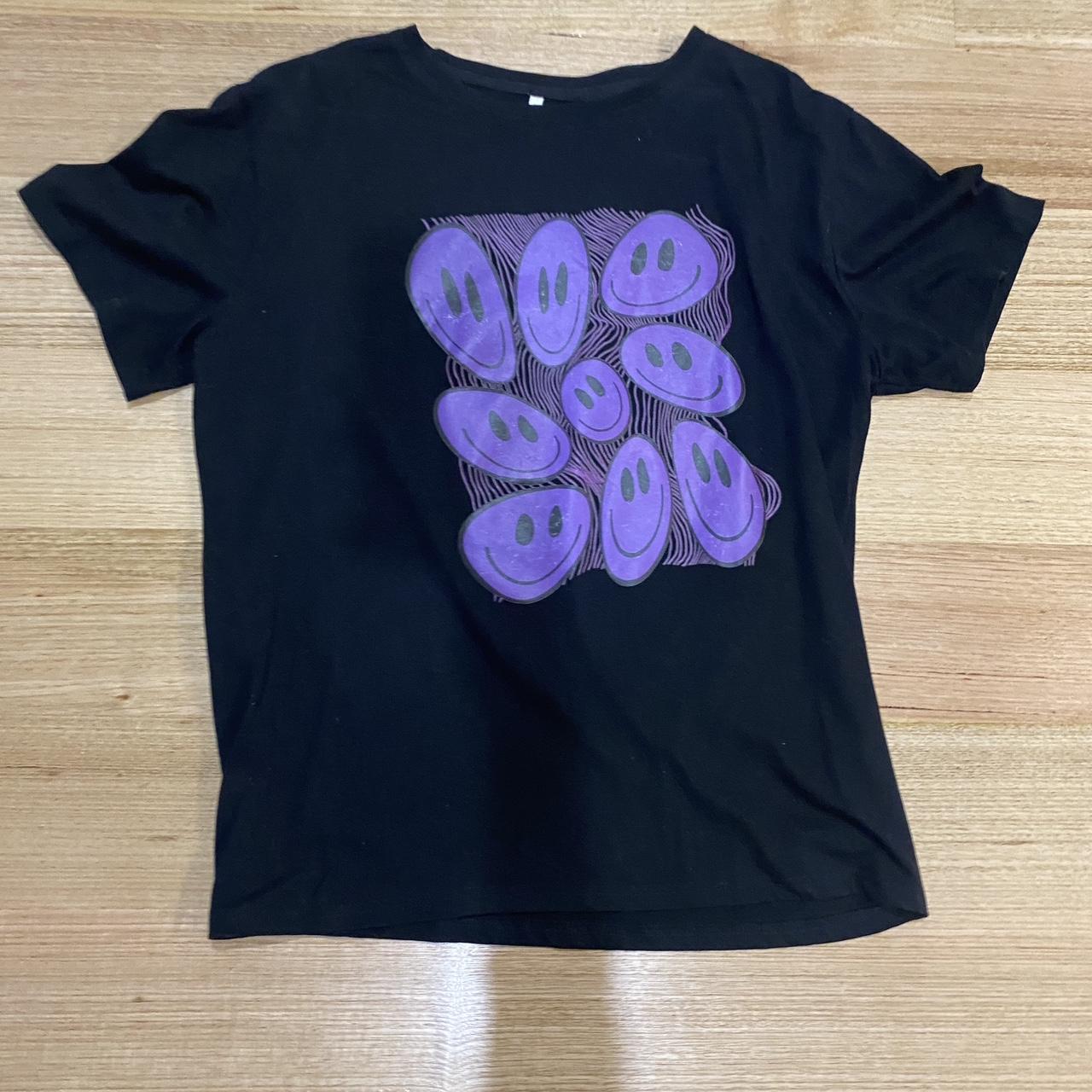 Purple Smiley Face Graphic Tee Medium Worn 🏷️... - Depop