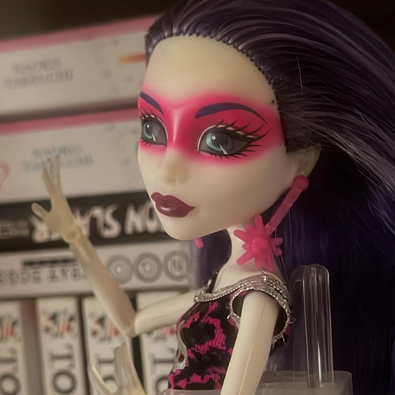 Monster high power ghouls Spectra doll missing... - Depop