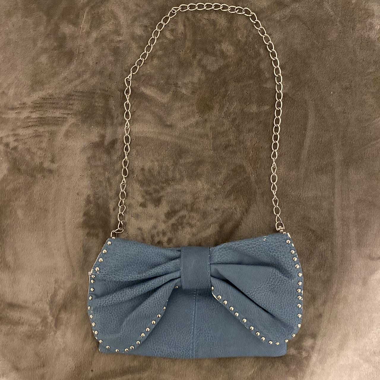 Bow leather chain purse - Depop