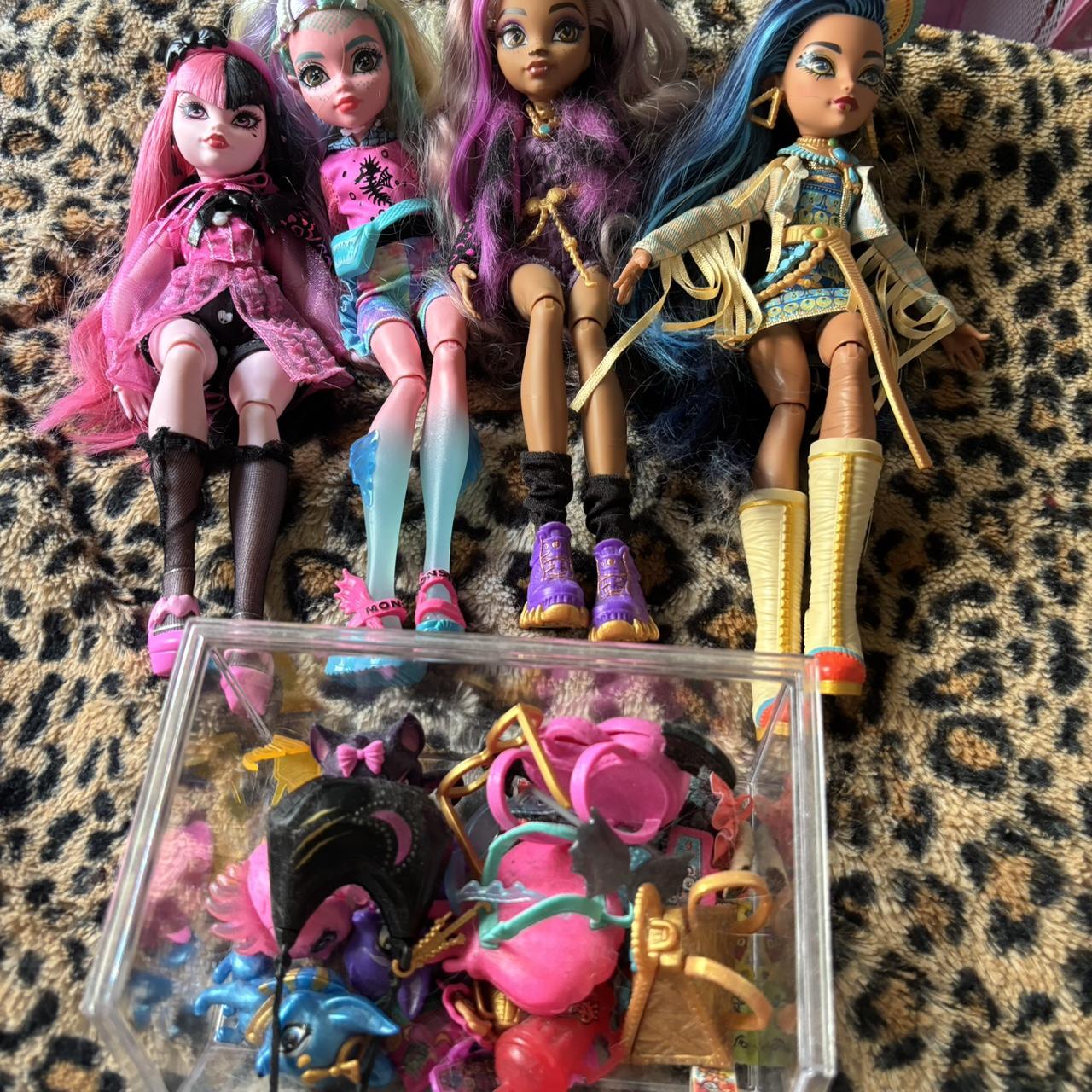 Monster high doll set of 4 No boxes comes with all... - Depop