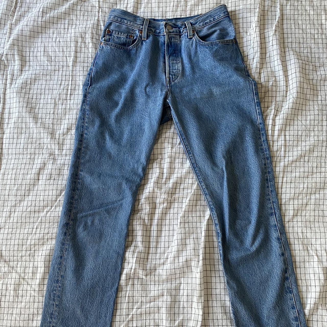 90s slay in these straight leg Levi 501s. Classic... - Depop
