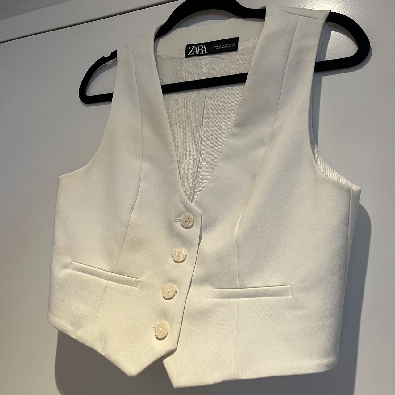 Zara White Vest size M #zara #vest #fashionpiece - Depop