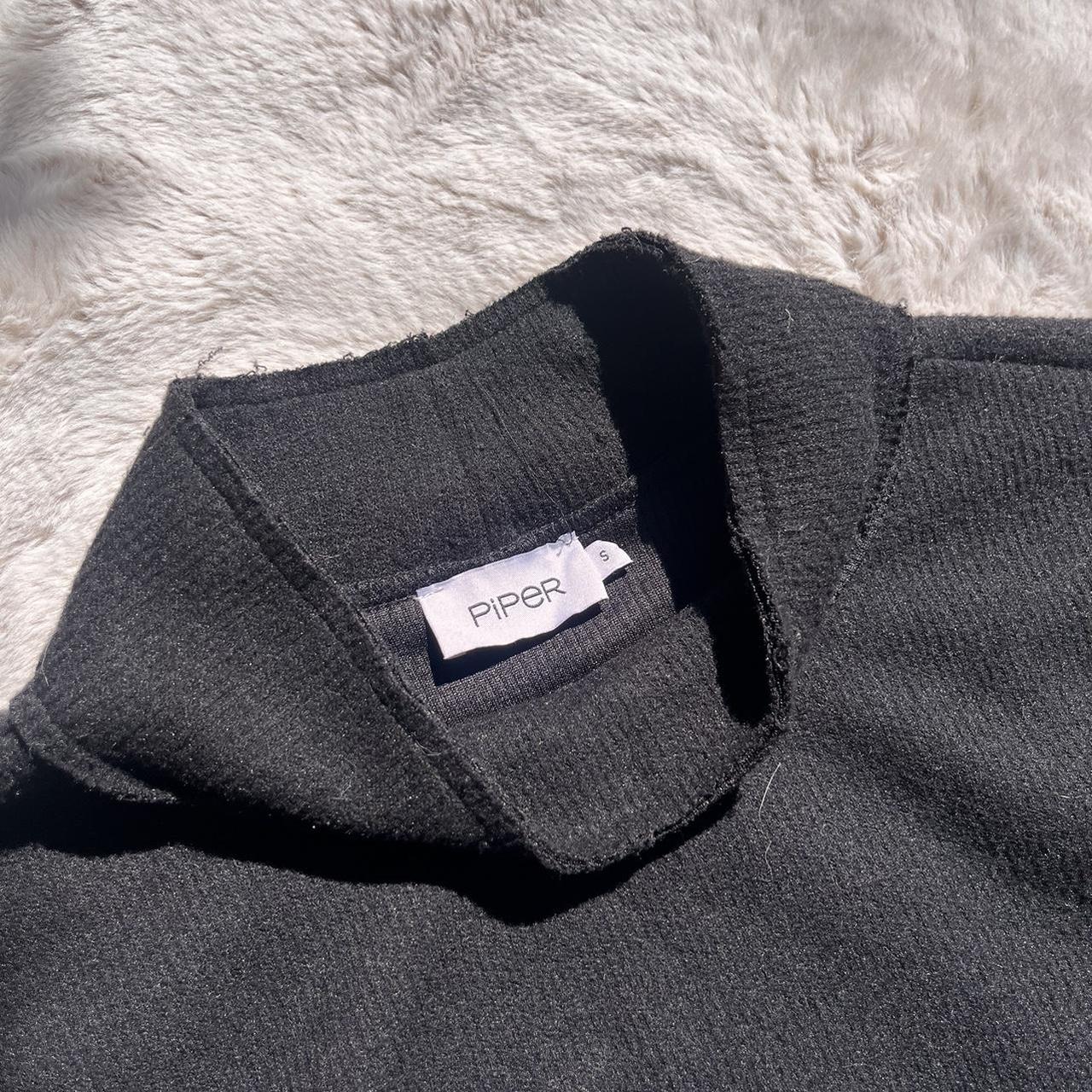 PIPER cropped knit sweater, one once in great condition - Depop