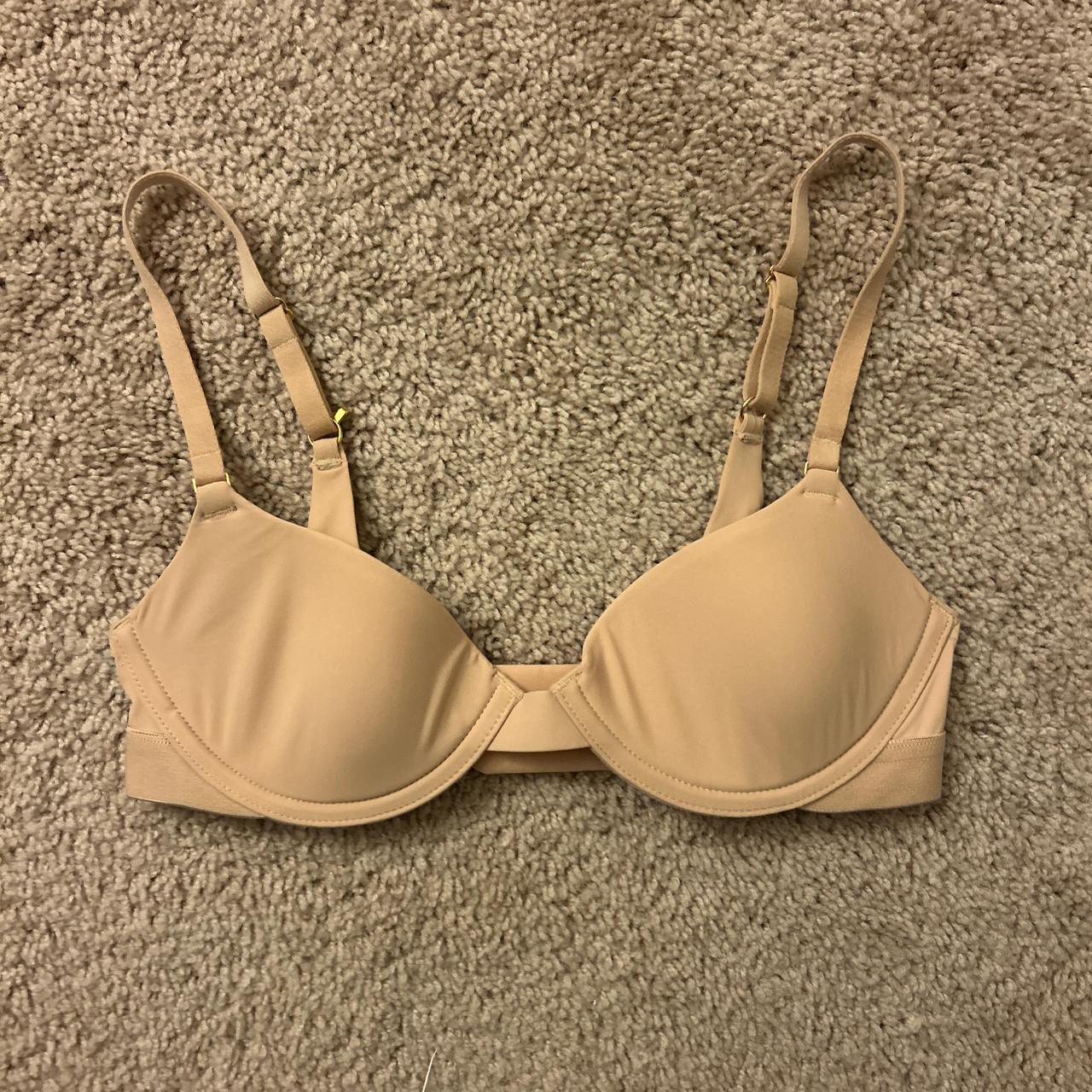 Pepper Ultimate Contour T-Shirt Bra in Buff color... - Depop