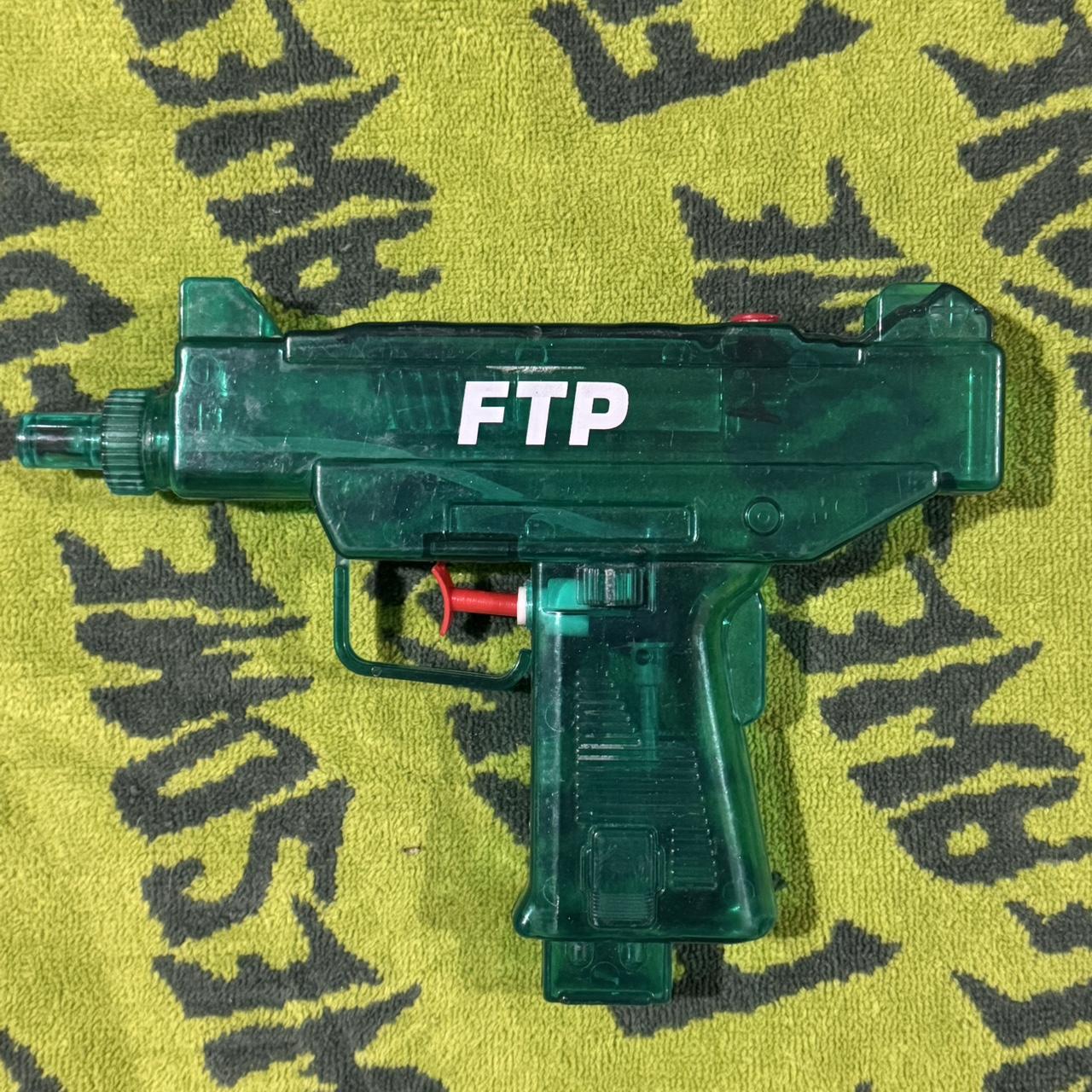 FTP water gun - Depop