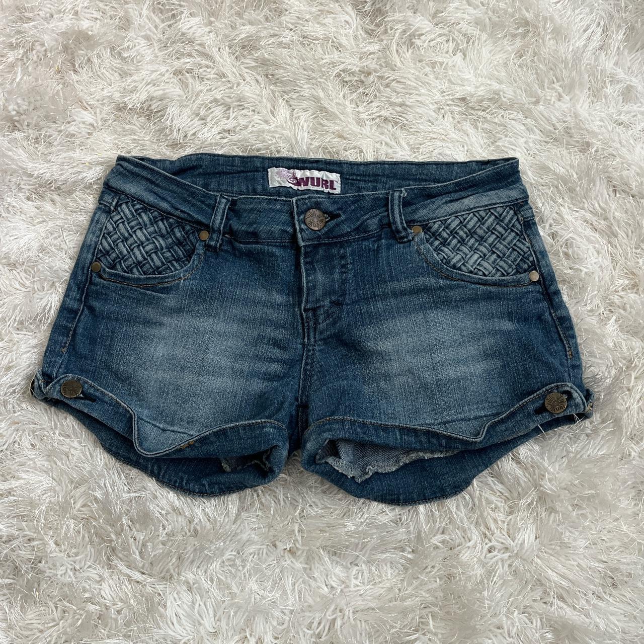 Wurl low rise shorts Size 7 (medium) - Depop