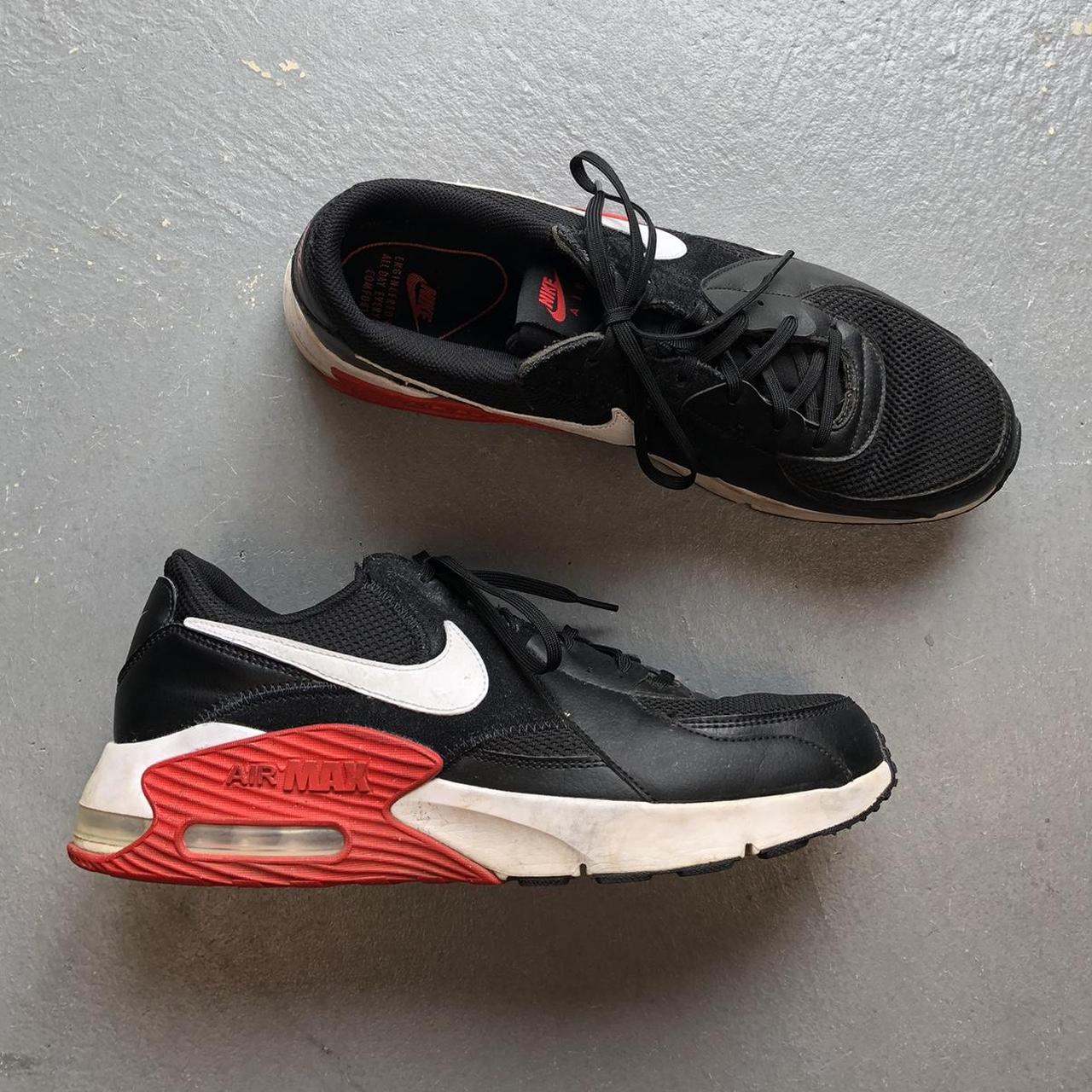 Nike Men's Black and Red Trainers | Depop