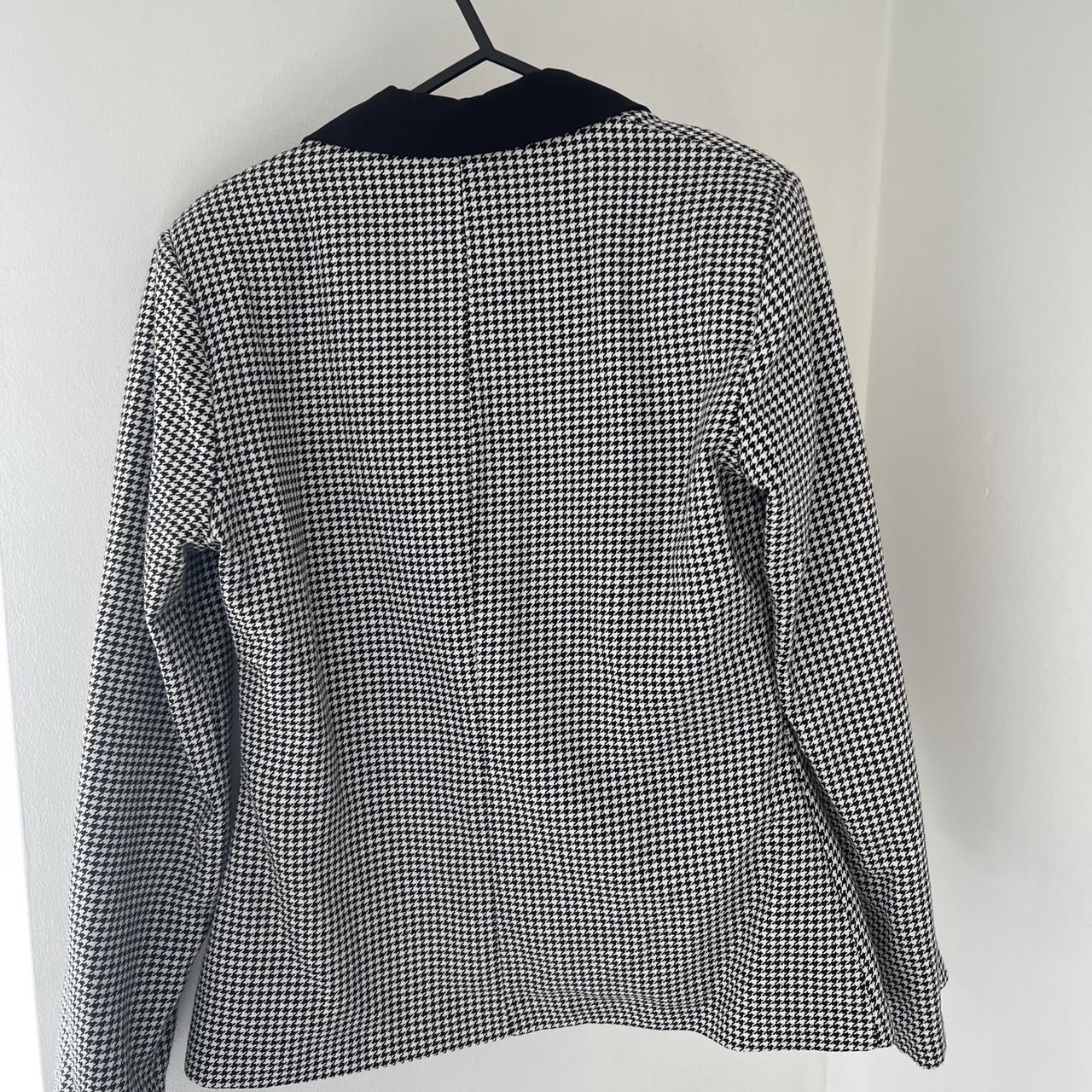 Boohoo dog tooth blazer. SIZE 10 - Depop