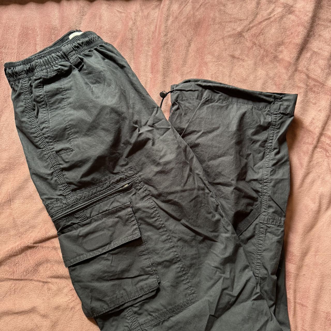 UO standard cloth cargo pants in back, men’s small - Depop
