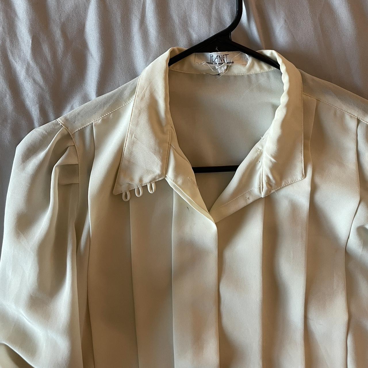 Vintage cream-colored blouse •detailed... - Depop