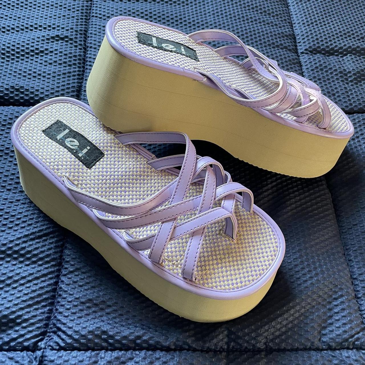 L.e.i. Women's Purple and Tan Sandals | Depop