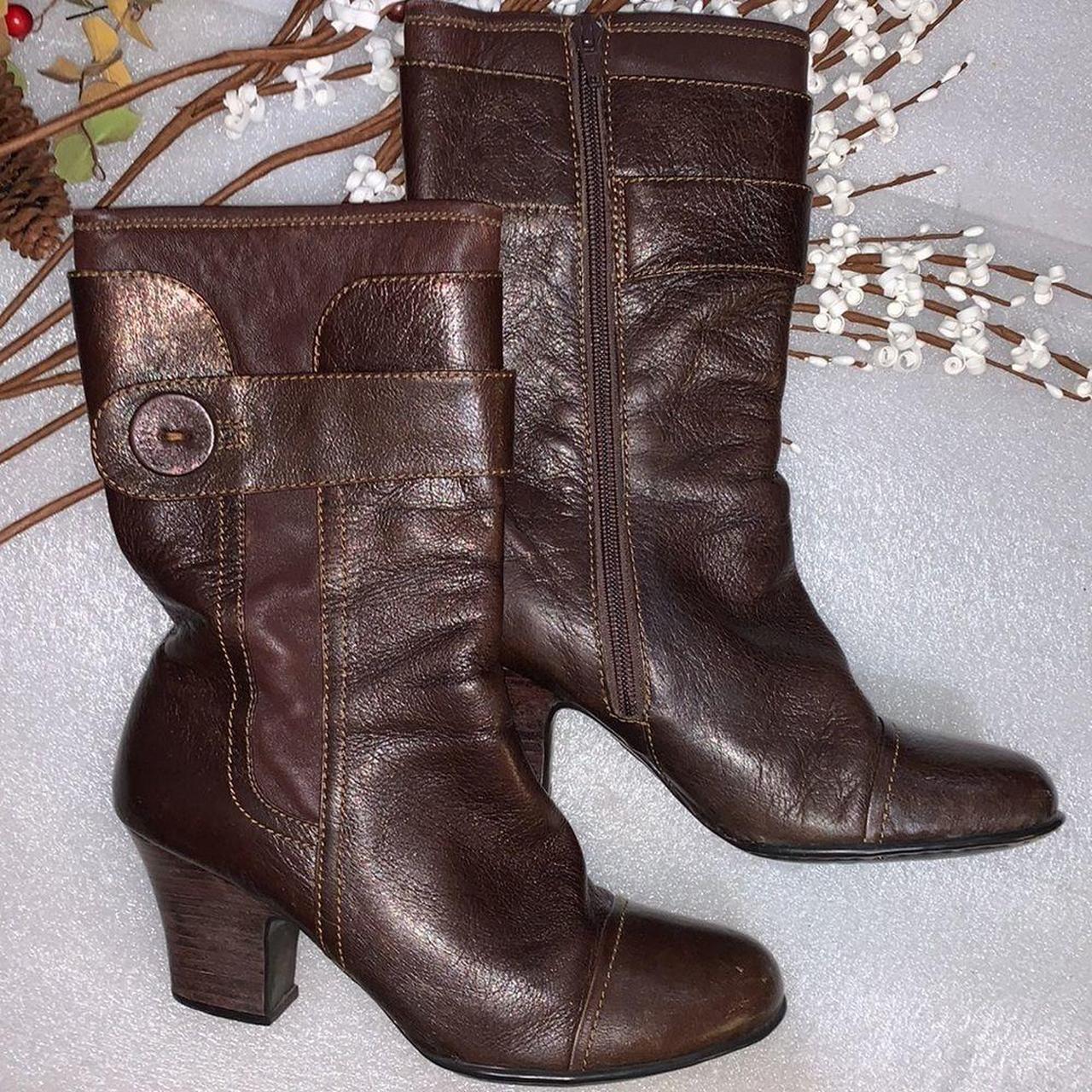 Born Women's Brown Boots | Depop