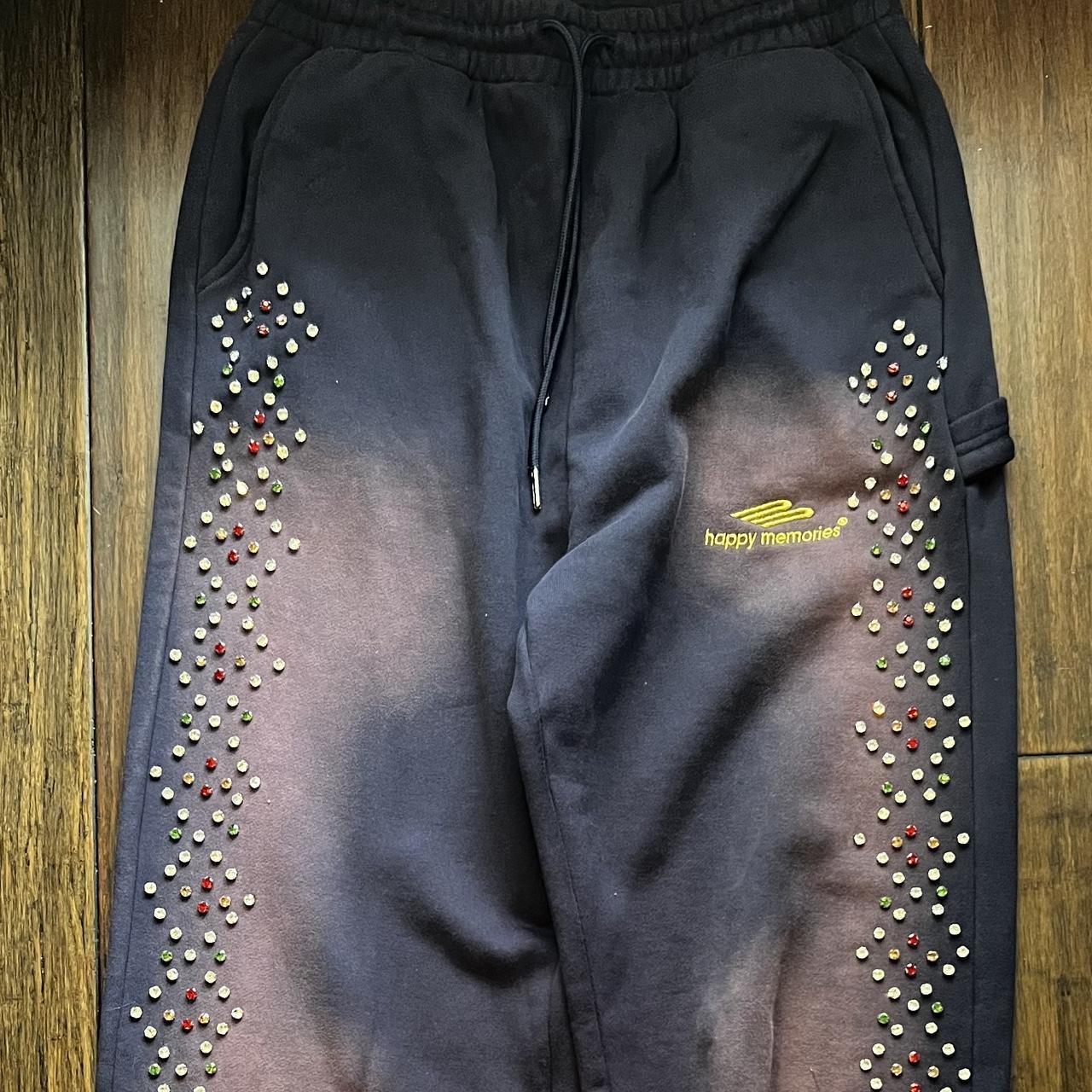 Hmdd sweats worn once. Size medium/32 - Depop