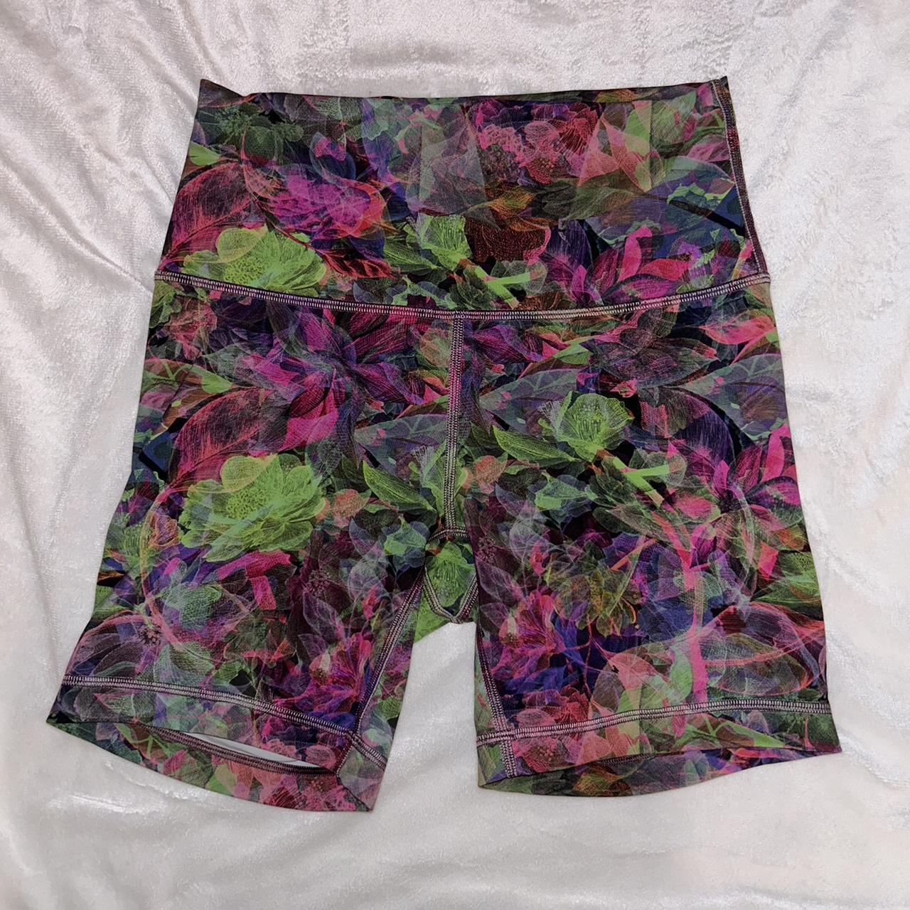 Fun pattern | Lululemon | No holes no stains - Depop