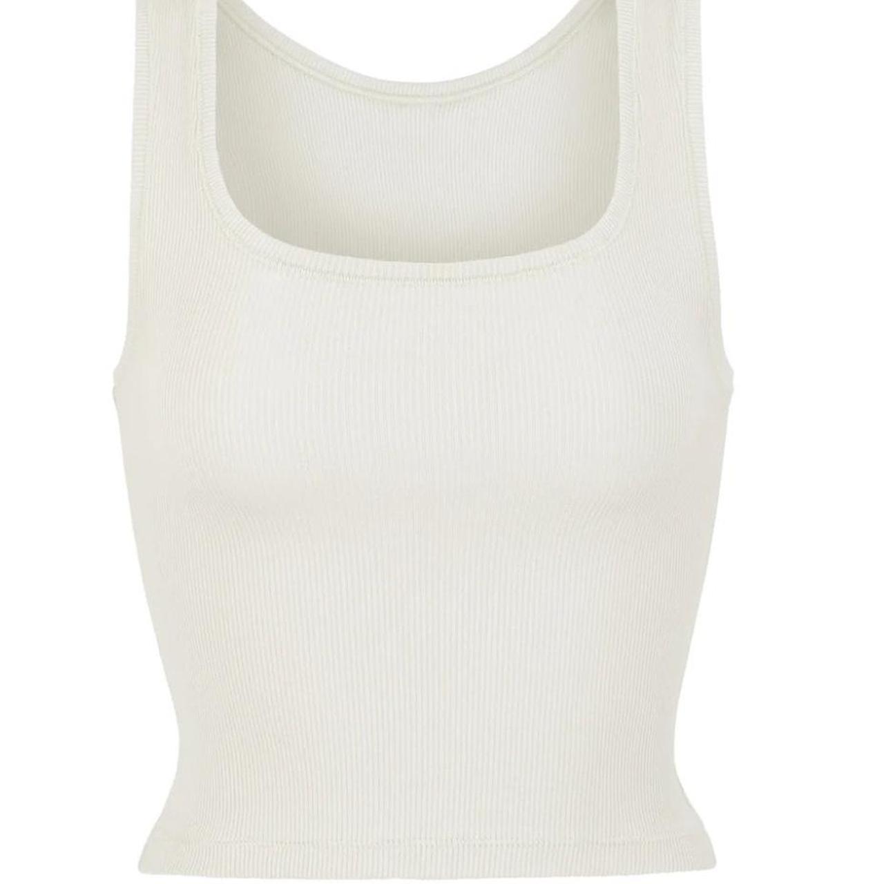 Skims top Size xs *has a tiny whole - Depop