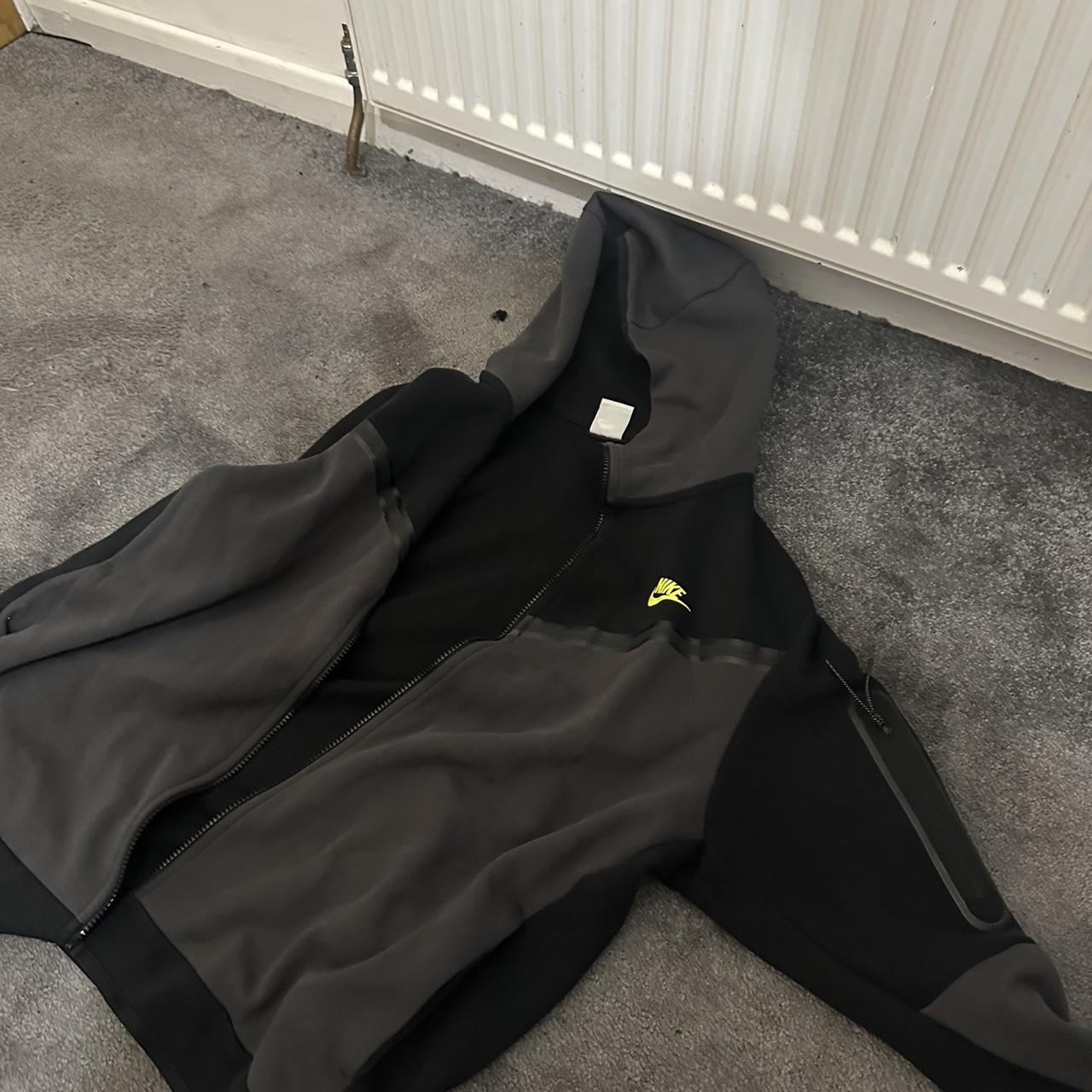 NIKE TECH FLEECE TOP XL too big for me now | Depop