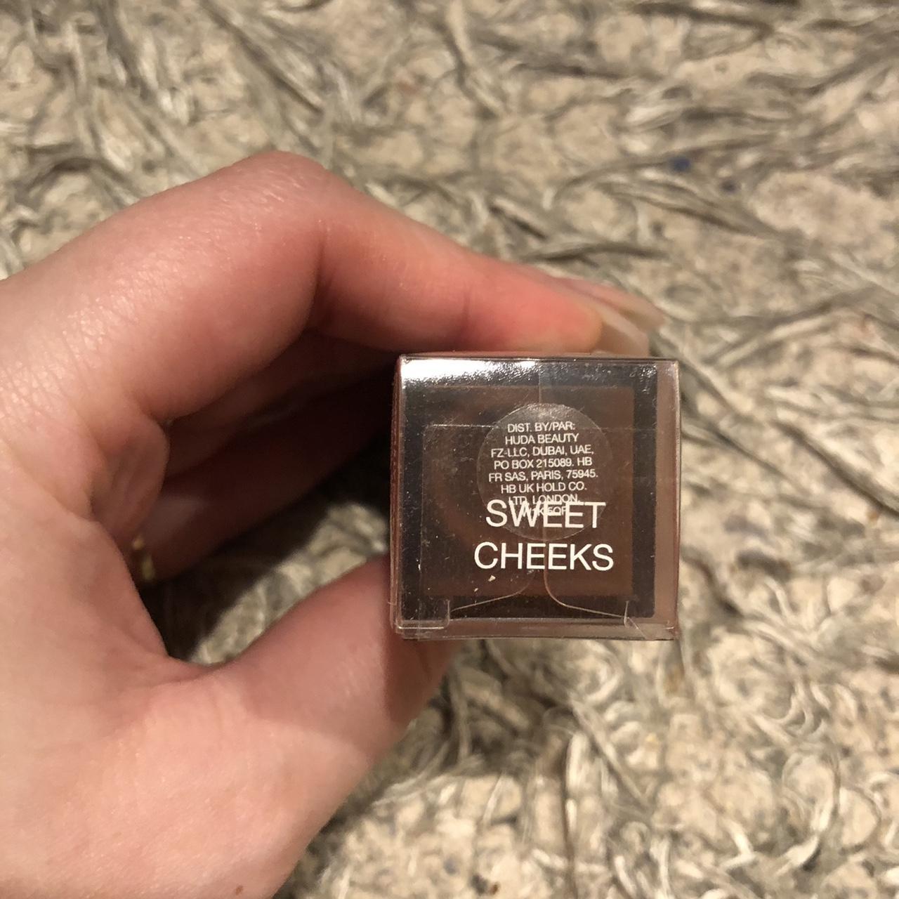 HUDA beauty sweet nudes power bullet cream glow... - Depop