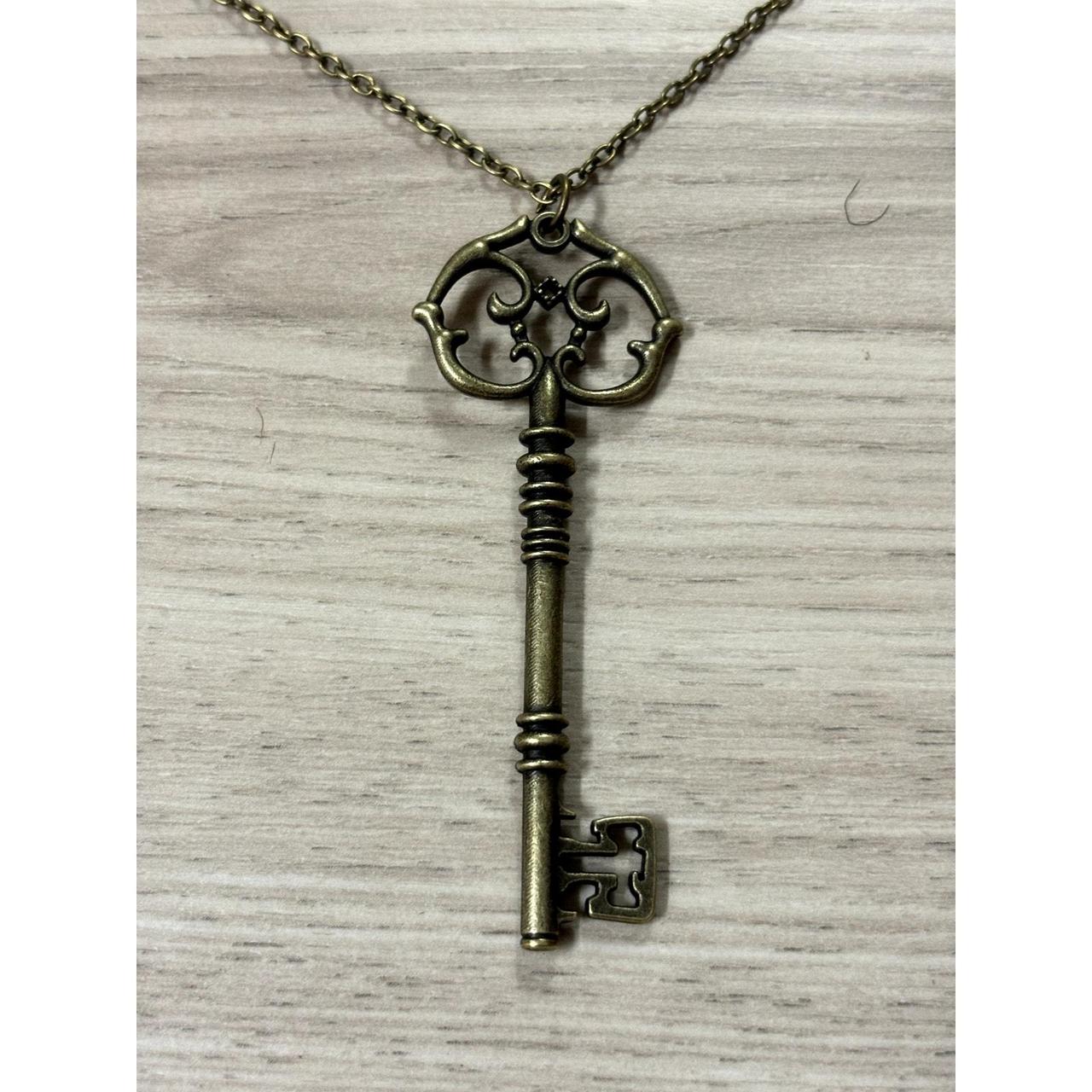 RF8 - Bronze Gothic Key Necklace FREE SHIPPING WHEN... - Depop