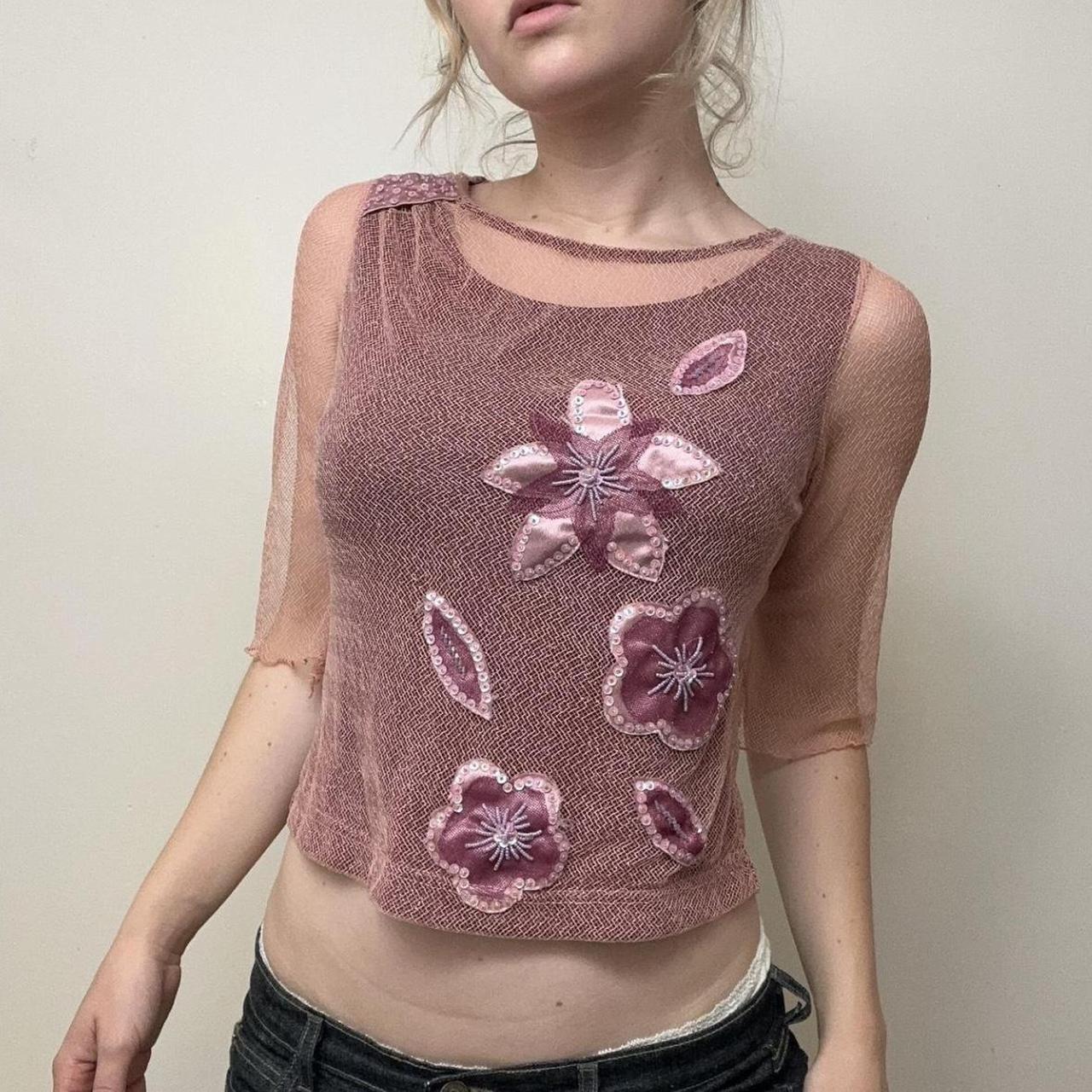 ˚⋆｡° 2000s Top ˚⋆｡° From my closet, vintage... - Depop