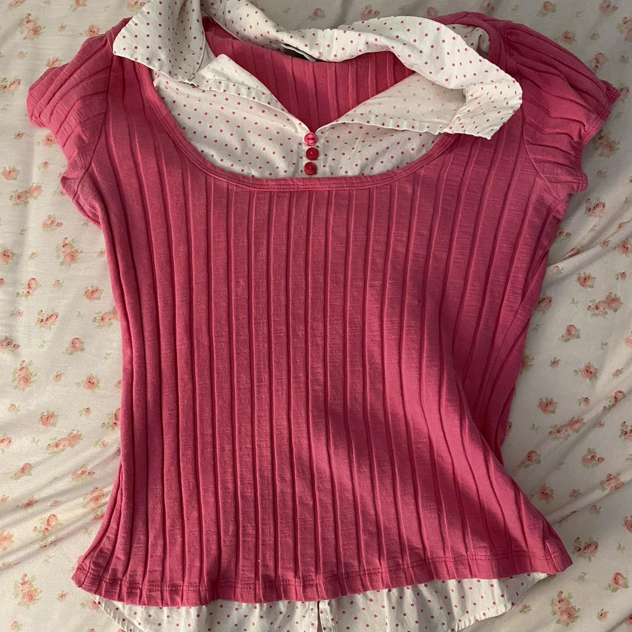 Super cute y2k top! Love this top fits size small... - Depop