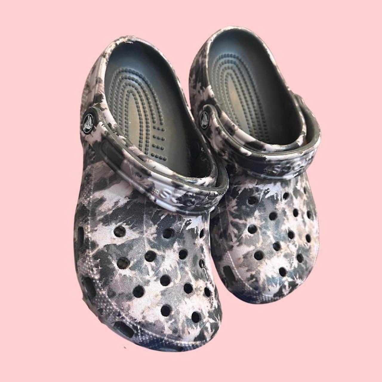 Crocs women’s 7 / men’s 5 Damage shown in third photo - Depop