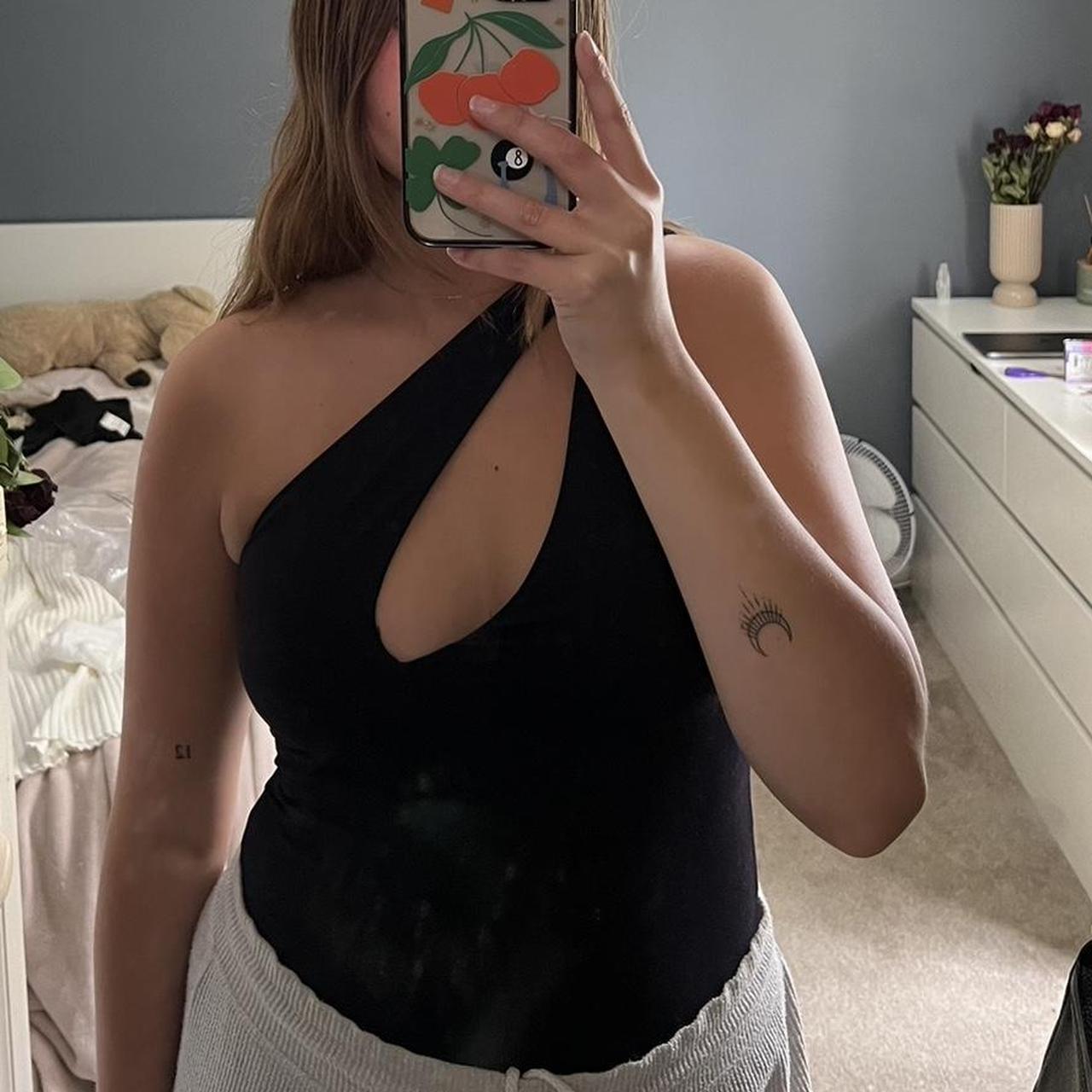 Glassons cut out body suit Never worn - Depop