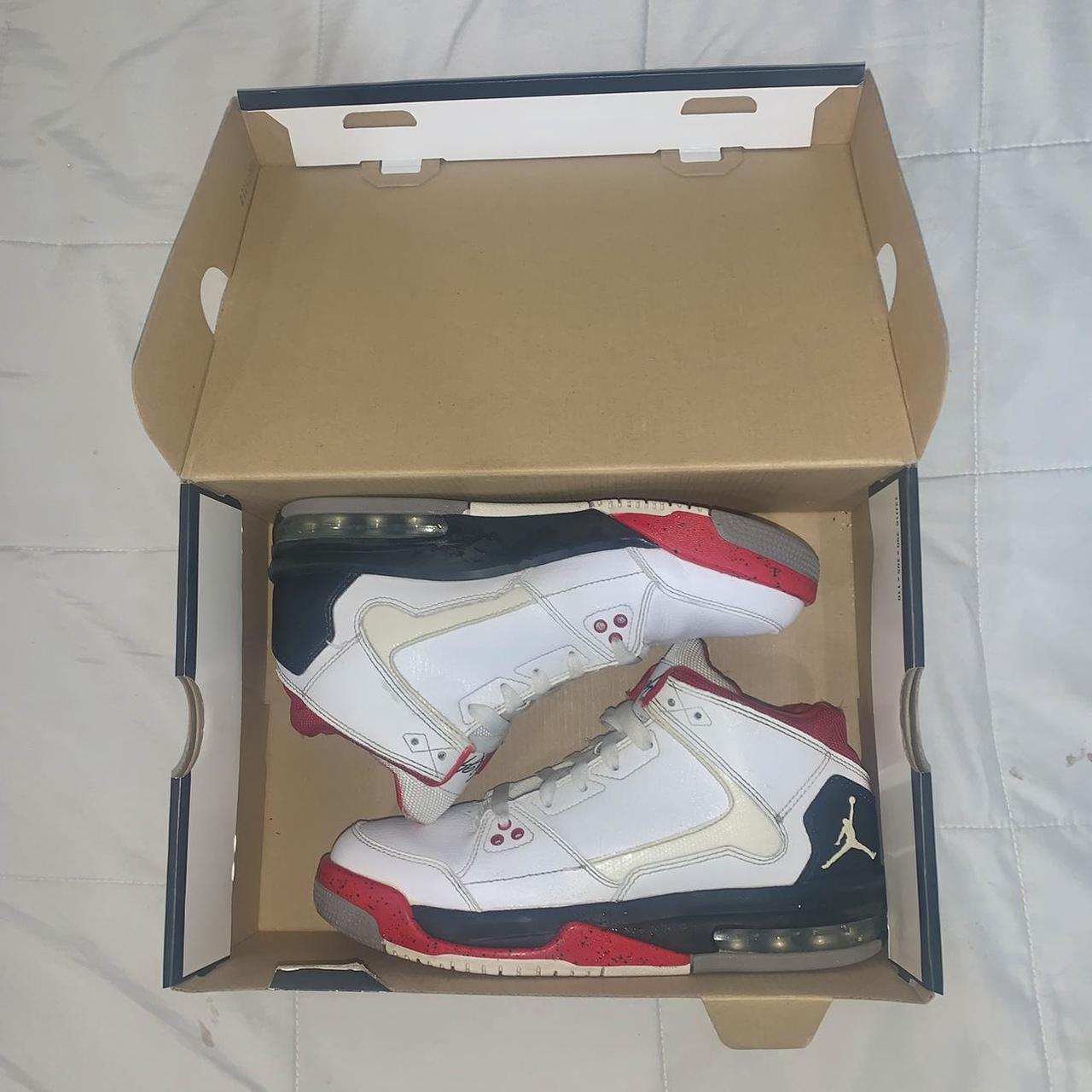 Red jordans ! Reason for sell is bc I just don’t... - Depop