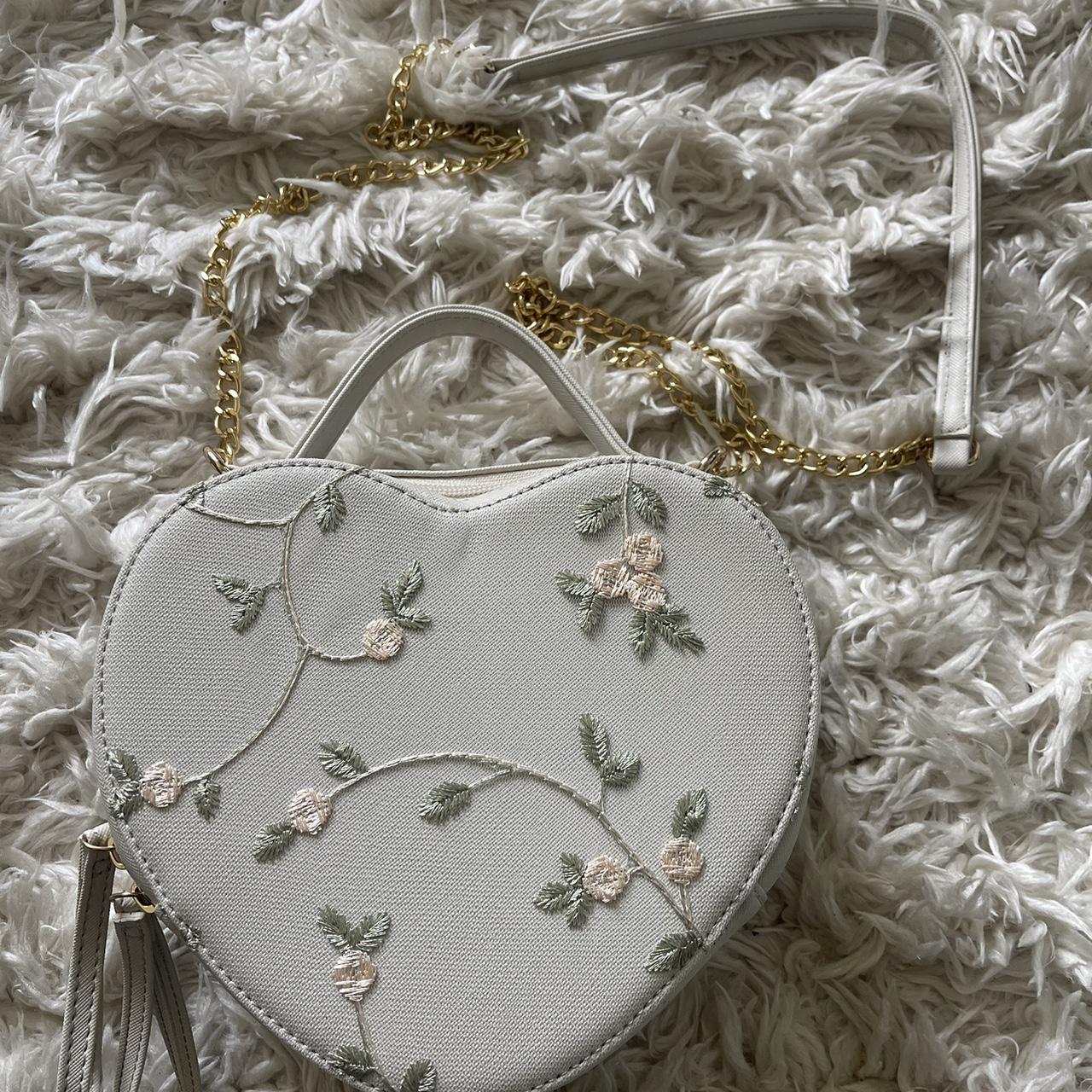 Heart ️ shape bag super cute - Depop