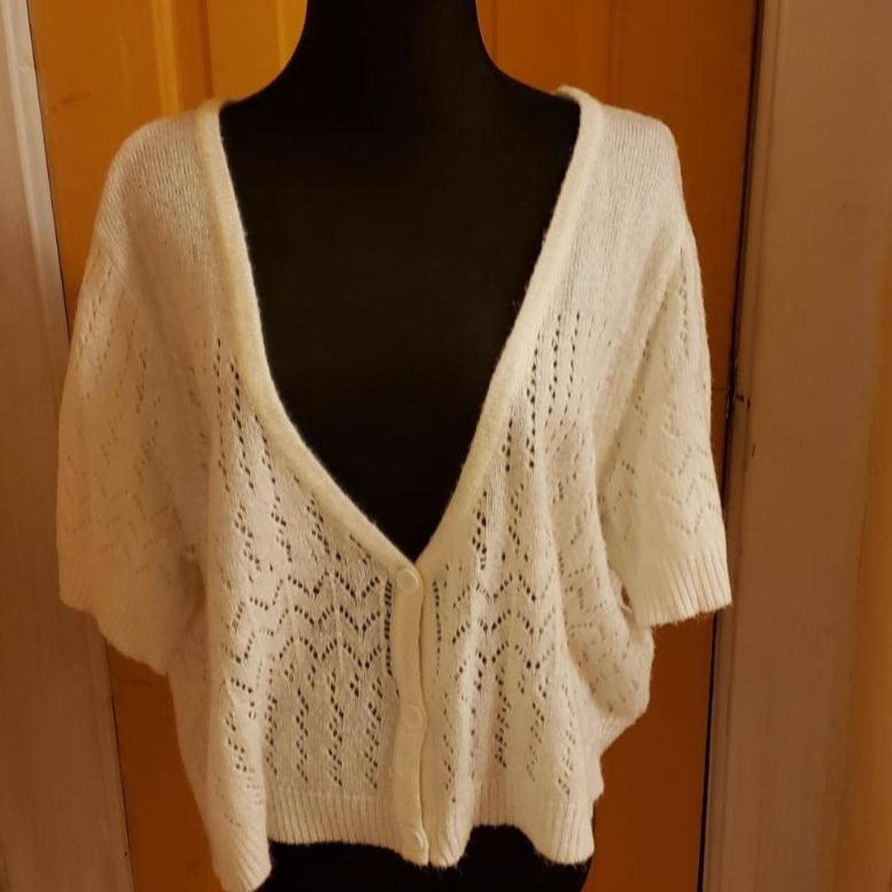 Womens off white shrug sz 28-30 Gently worn | Depop