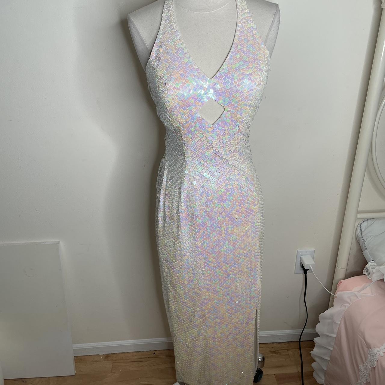 Y2k shimmery prom dress, prom dress size 6 Flaw on... - Depop