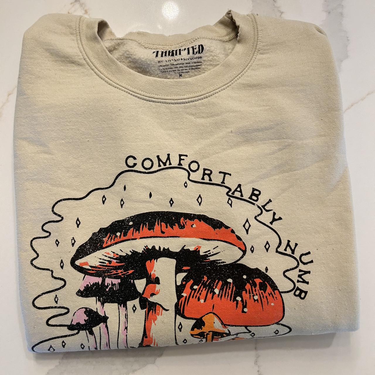 Women’s Graphic Crewneck (Medium) - Depop