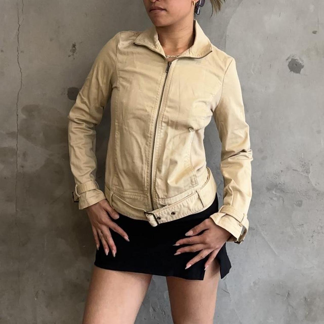 beige utility jacket • fits a s / m • buckle belt... | Depop