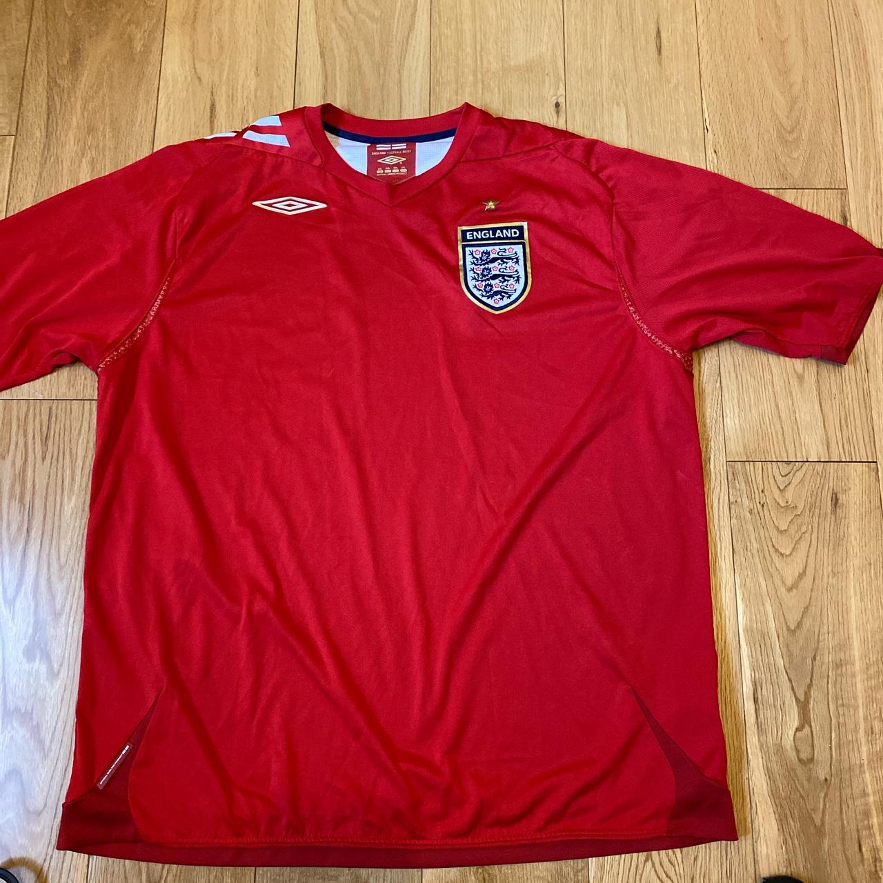 England football shirt in red size xxl - Depop