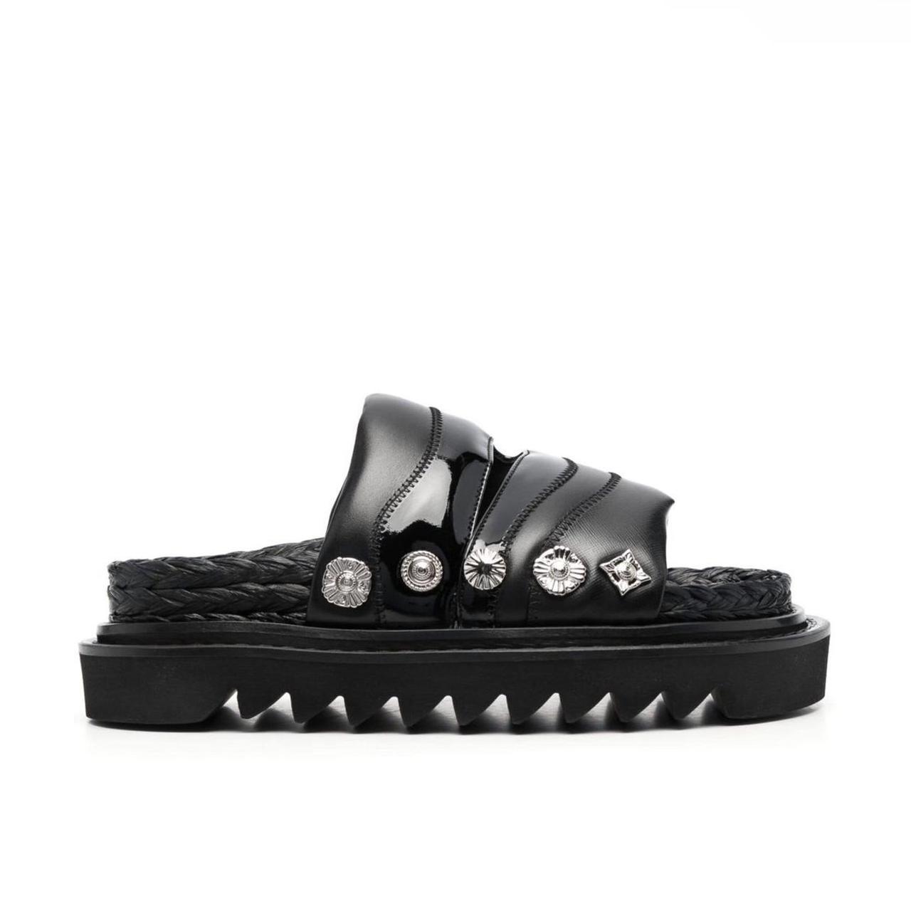 toga pulls slides worn twice. comes in very good... - Depop