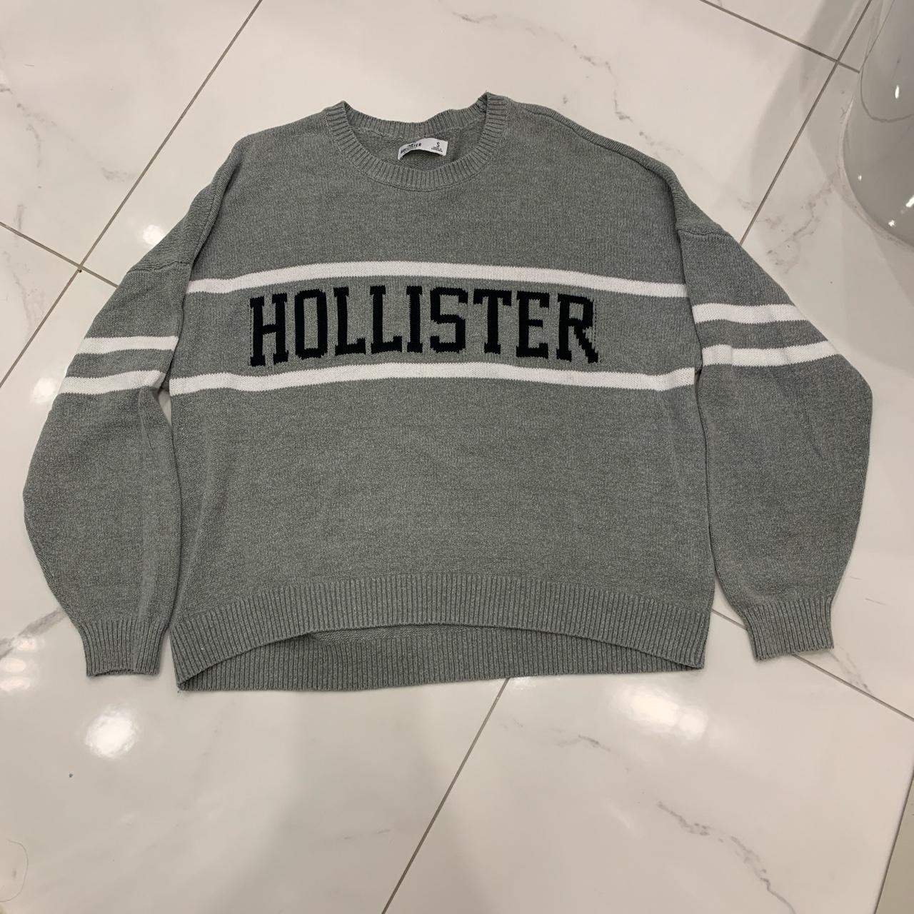 Small Hollister crew neck jumper Loose fitting - Depop