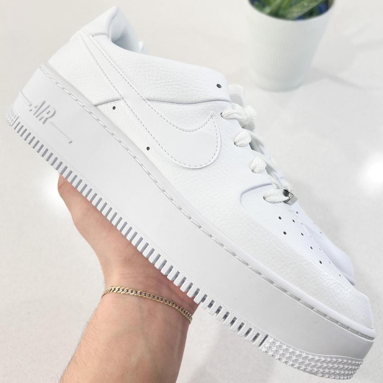 Nike Women's White Trainers | Depop