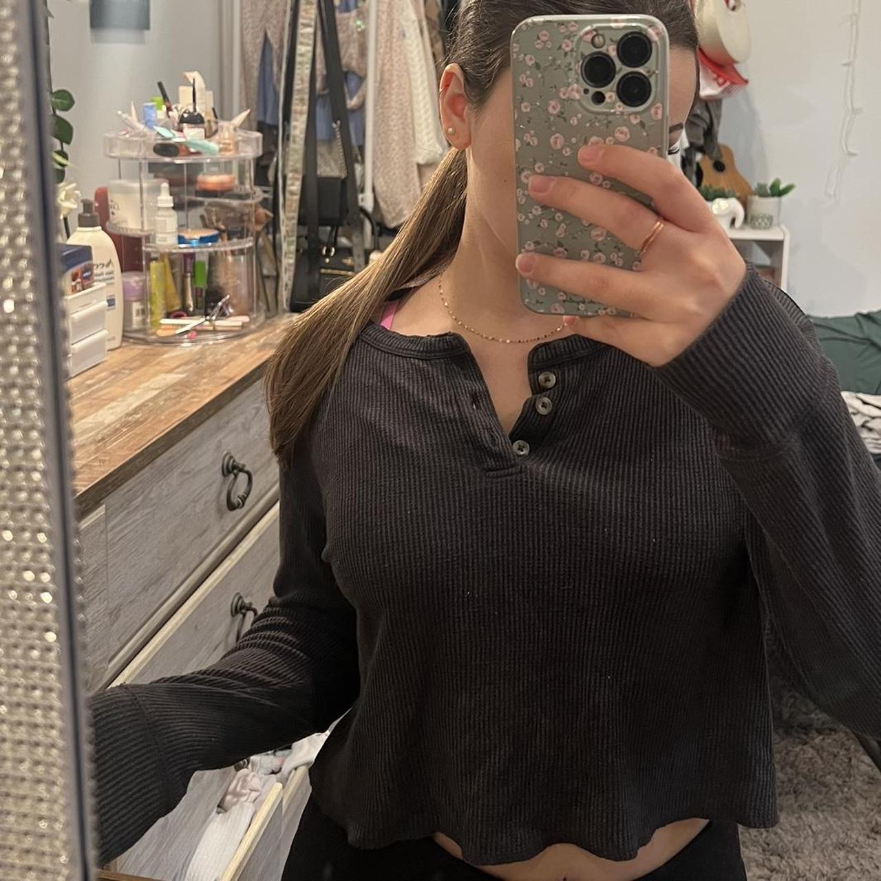 Cute me to we thermal pacsun top Size small Black... - Depop