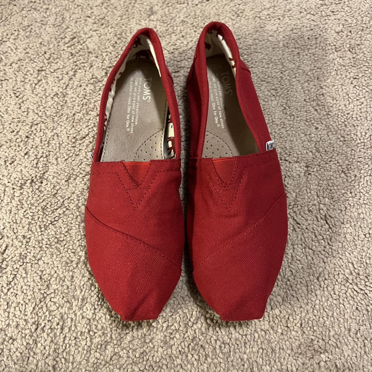 TOMS Women's Red Trainers | Depop