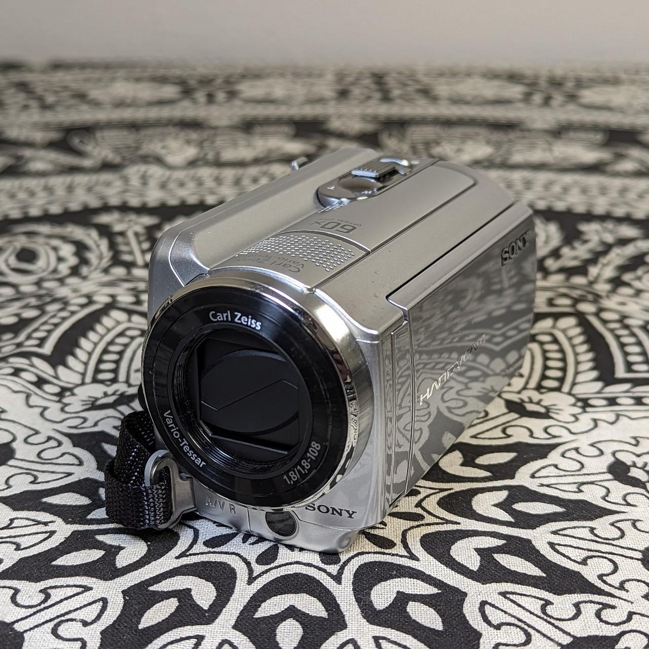 Sony "Handycam DCR-SR68" compact digital camcorder.... - Depop