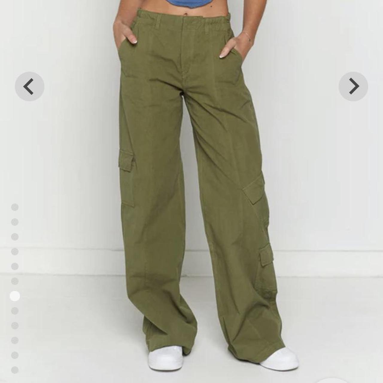 Women's Khaki and Green Trousers | Depop