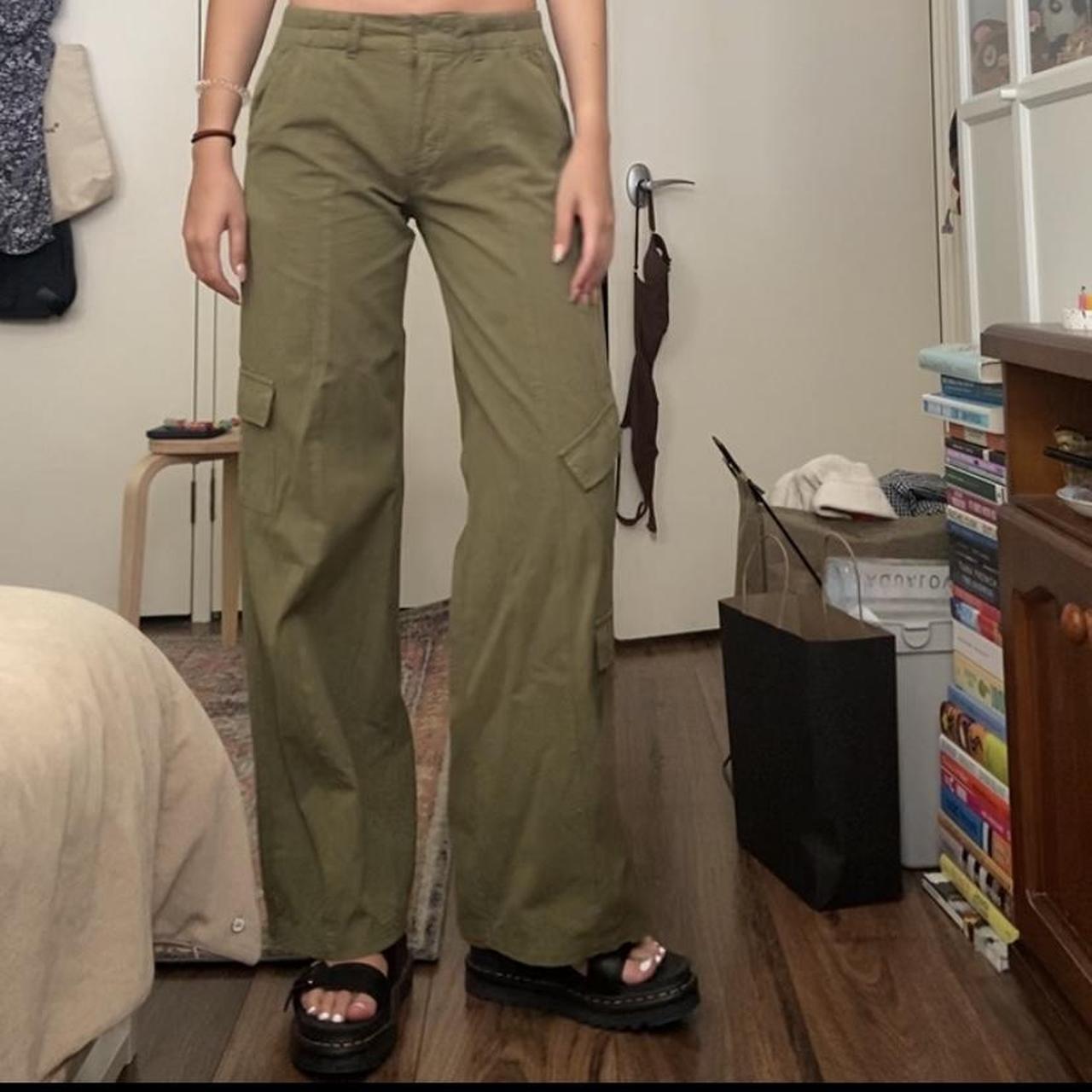 Women's Khaki and Green Trousers | Depop