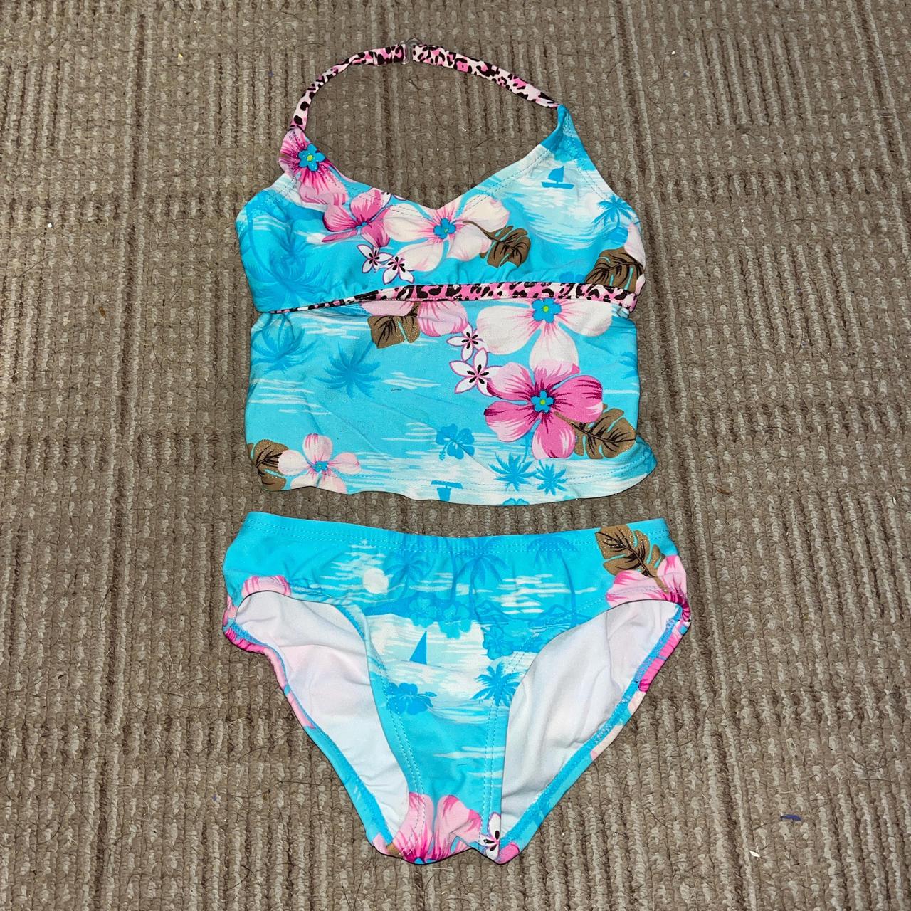 Kids tankini No size tags fits like a 4 | Depop