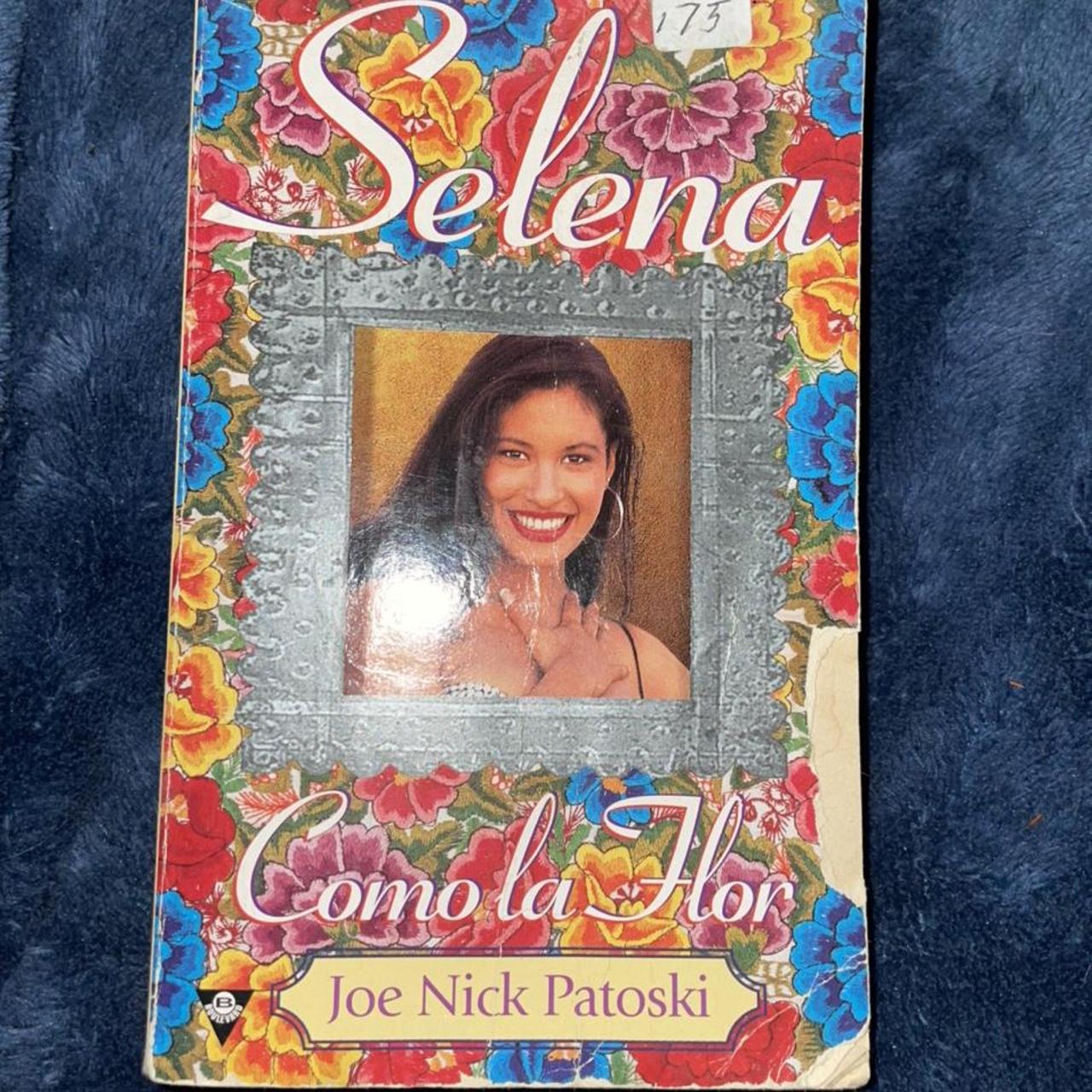 Selena book - Depop
