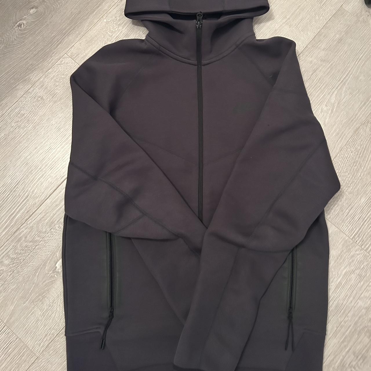 Dark grey Nike tech new season - Depop