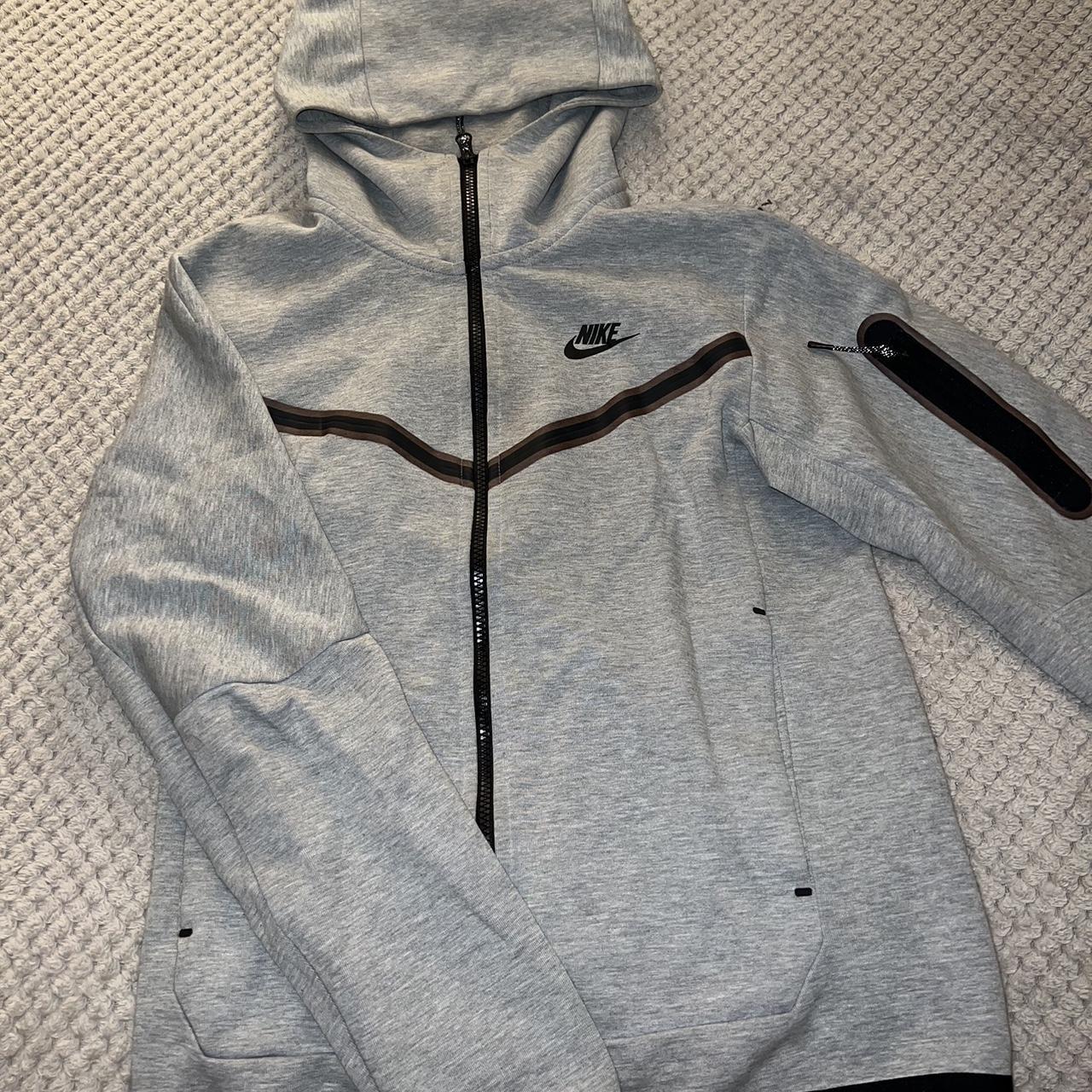 Grey Nike tech fleece Perfect condition - Depop