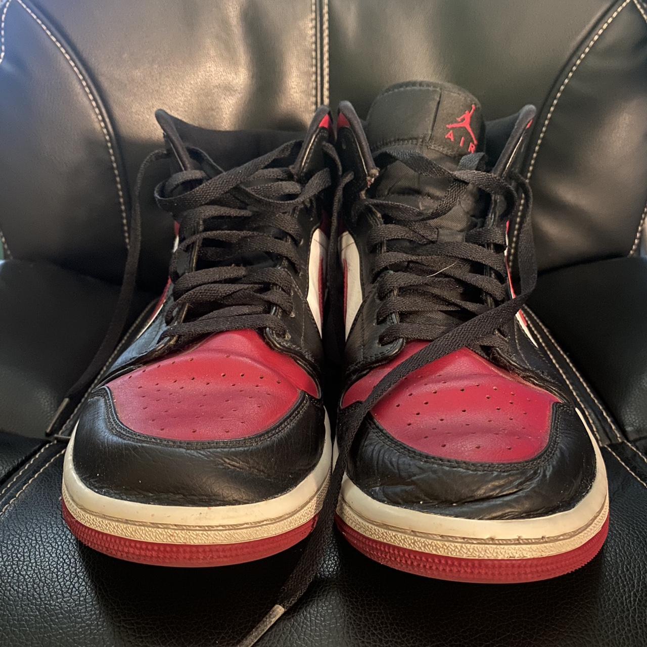 Nike Men's Black and Red Trainers | Depop