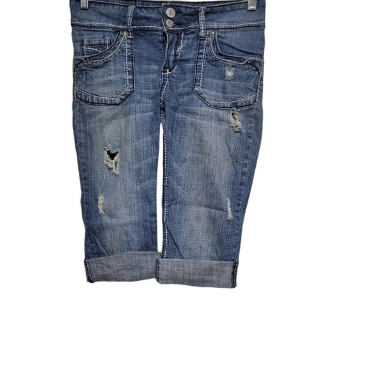 Hydraulic Distressed Denim Capris sz 7/8 EUC - Depop