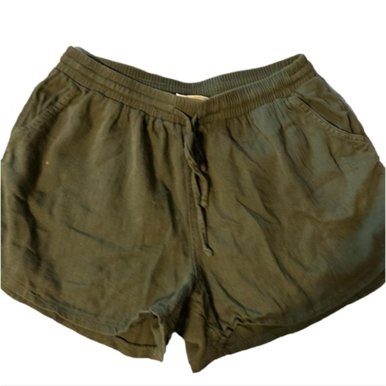 Universal Thread Shorts Olive green sz S EUC - Depop Universal Thread Shorts Olive green sz S EUC - Depop