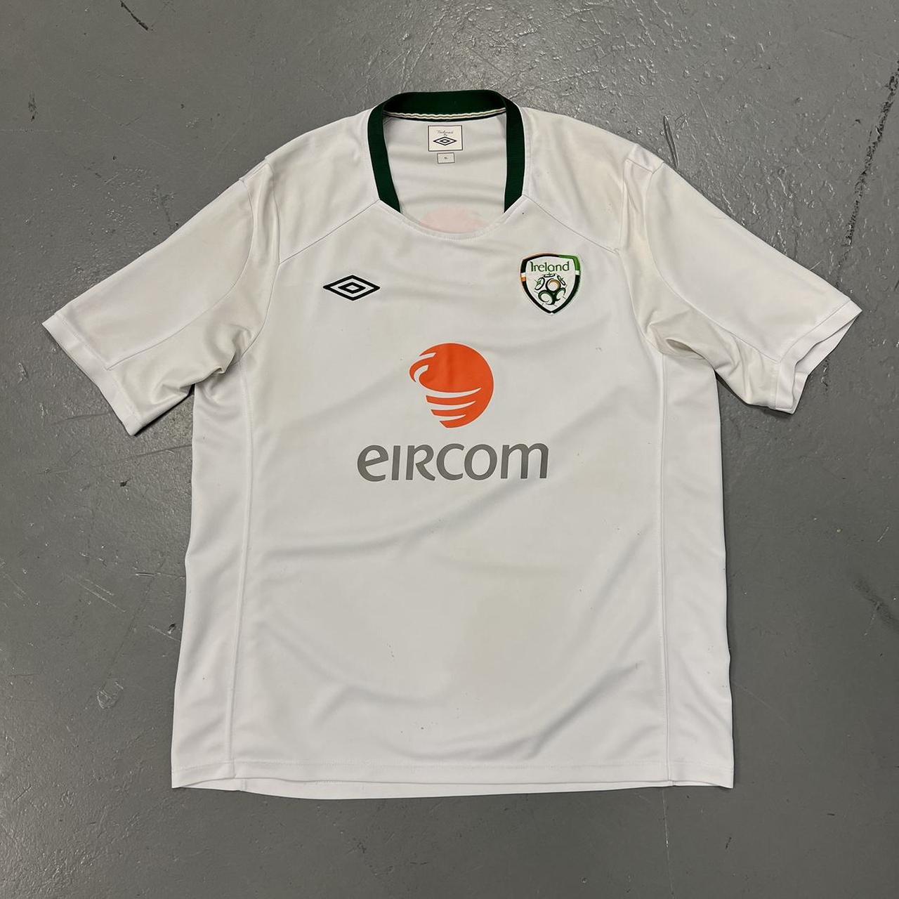 Ireland FC training top - Size: XL Mens - Pit to... - Depop