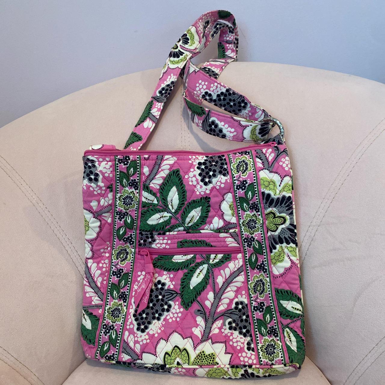 Cute Vera Bradley pink floral cross body! - Depop